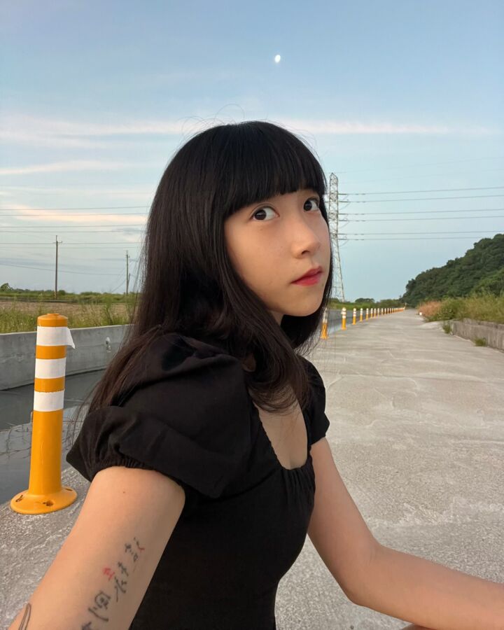 薔薔駁斥「強聞下體」性騷！反控NanaQ抓手碰奶、闖試衣間看身材 | 引新聞